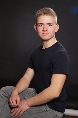 Florian Klein / KomparsInnen / User-Beiträge / Home / 451°F - 451°F ...